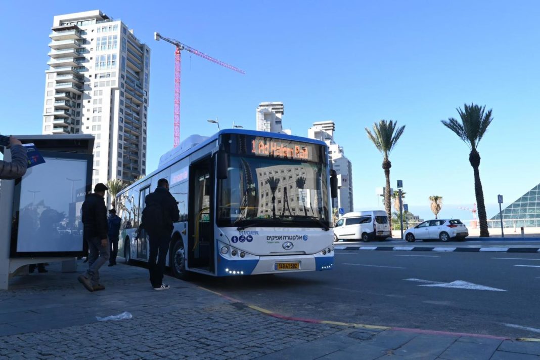 À partir de vendredi : 8 NIS par trajet, 323 NIS pour l’abonnement ...